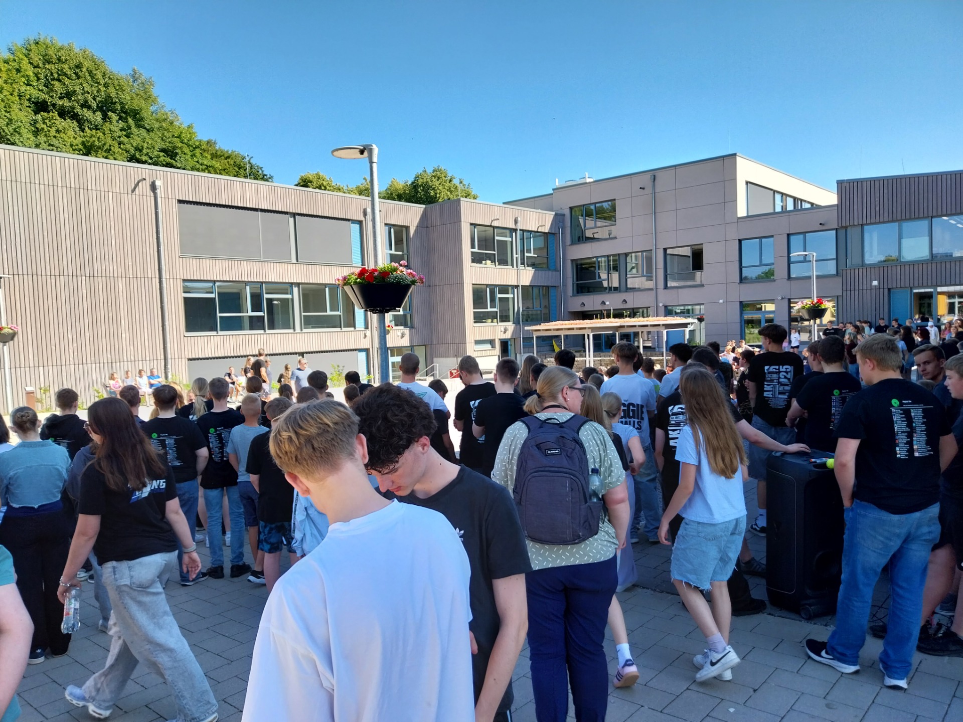 Chaos-Tag der 10er – Viel Spaß und ein gelungener Abschied! - Realschule